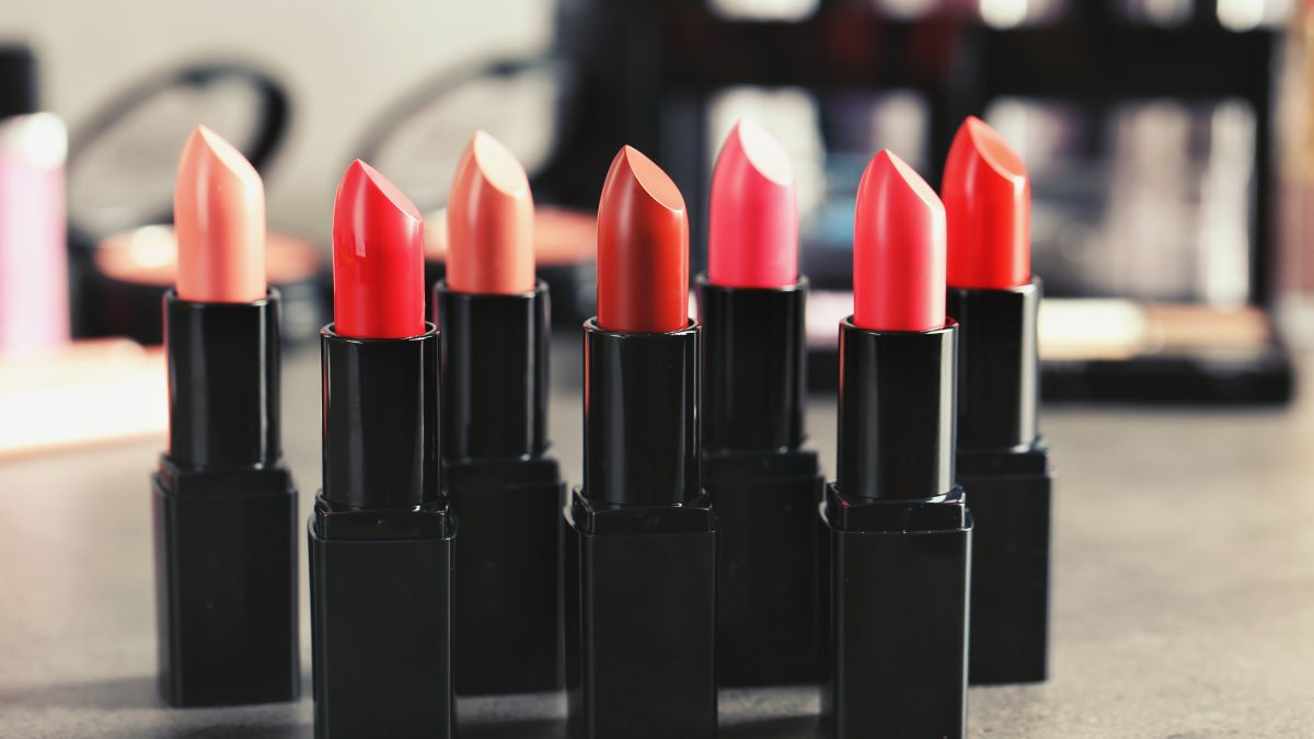 These Top Christmas Lipstick Shades Guarantee An Effortless Festive ...