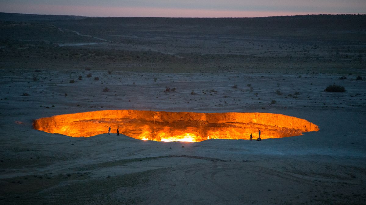 Which Place On Earth Is Called The Door Of Hell? Know Location, Mystery ...
