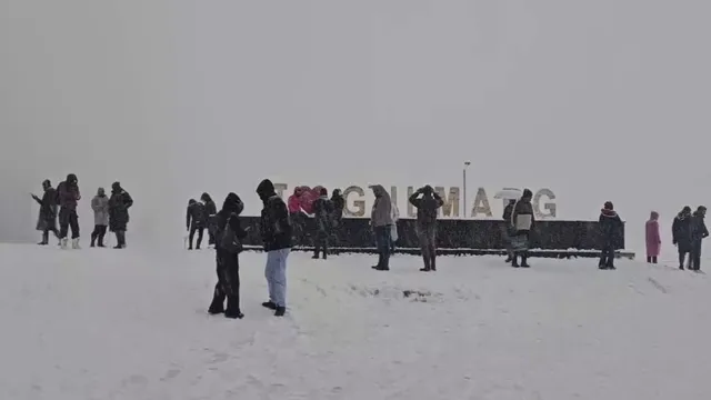 Kashmir: Gurez, Gulmarg, Macchil Get Fresh Snowfall As Valley Continues ...