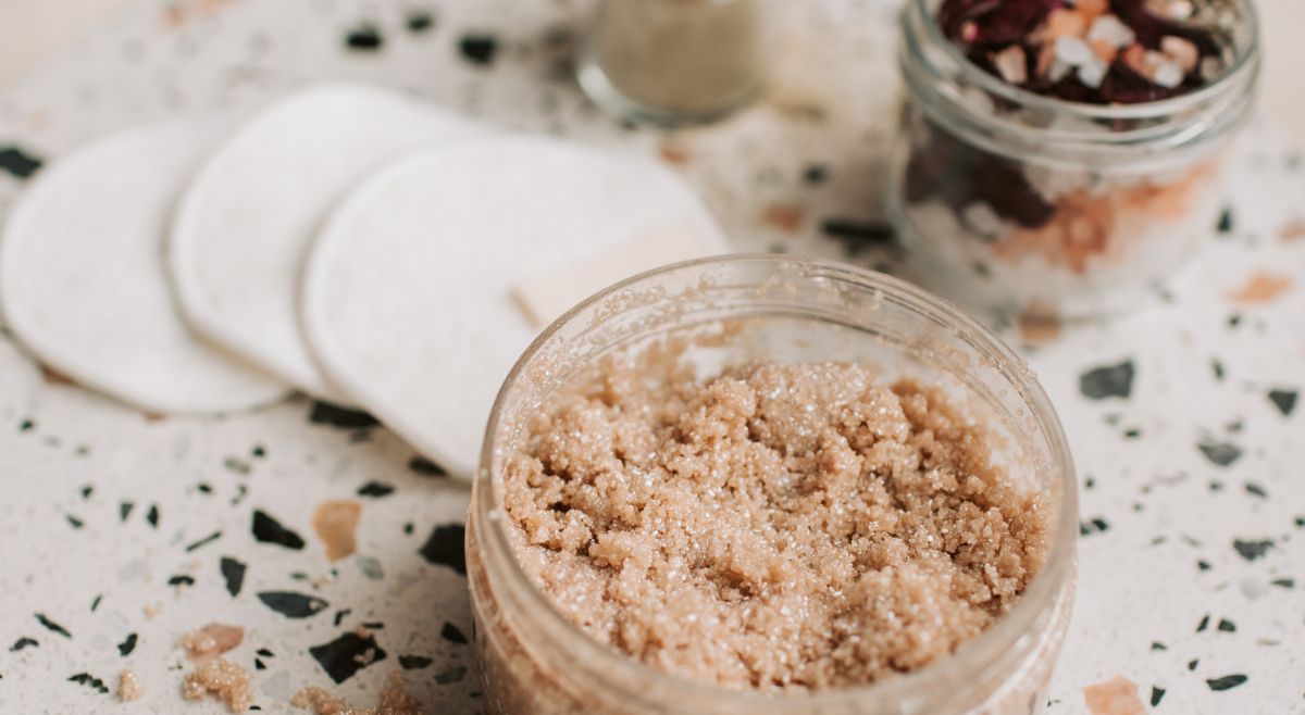 Try This Quick 2-Ingredient Lip Scrub For Soft Baby Lips All Winter