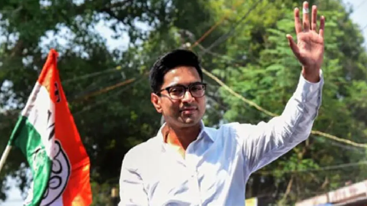 Abhishek Banerjee's 'Snake' Jibe At BJP During His 'Abar Jitbe Bangla ...