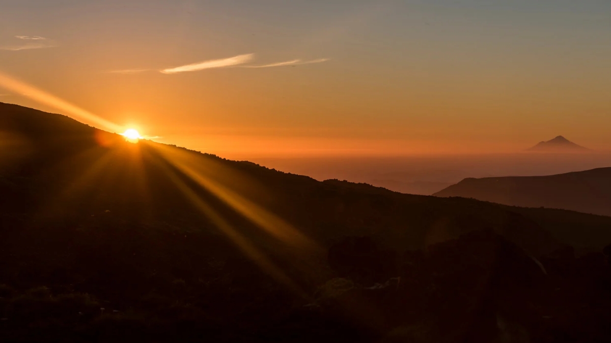 Which Country In The World Sees The Sunrise First? Know Location And ...