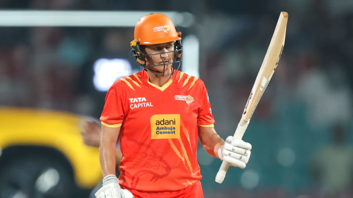 Sophie Devine Creates History In WPL, Smashes 32 Runs Off Sneh Rana For ...