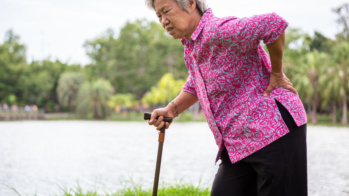 How Winter Triggers Joint Pain, Stiffness And Fracture Risk In Seniors ...