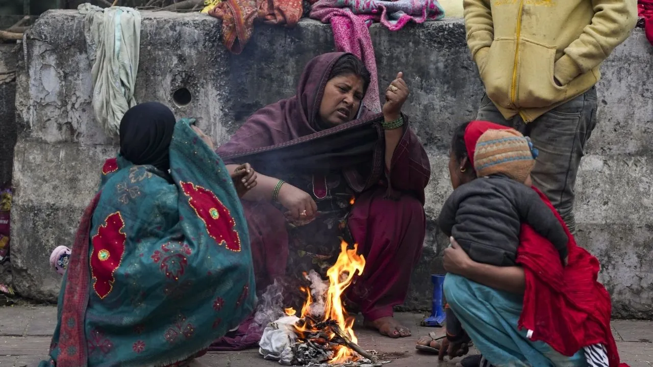 Weather Update: North India Shivers Under Severe Cold Wave; Fresh ...