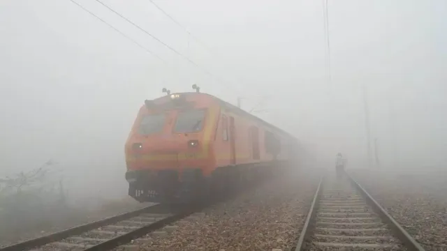 Trains Delayed: Over 20 Delhi-Bound Trains Running Late Amid Fog; See ...