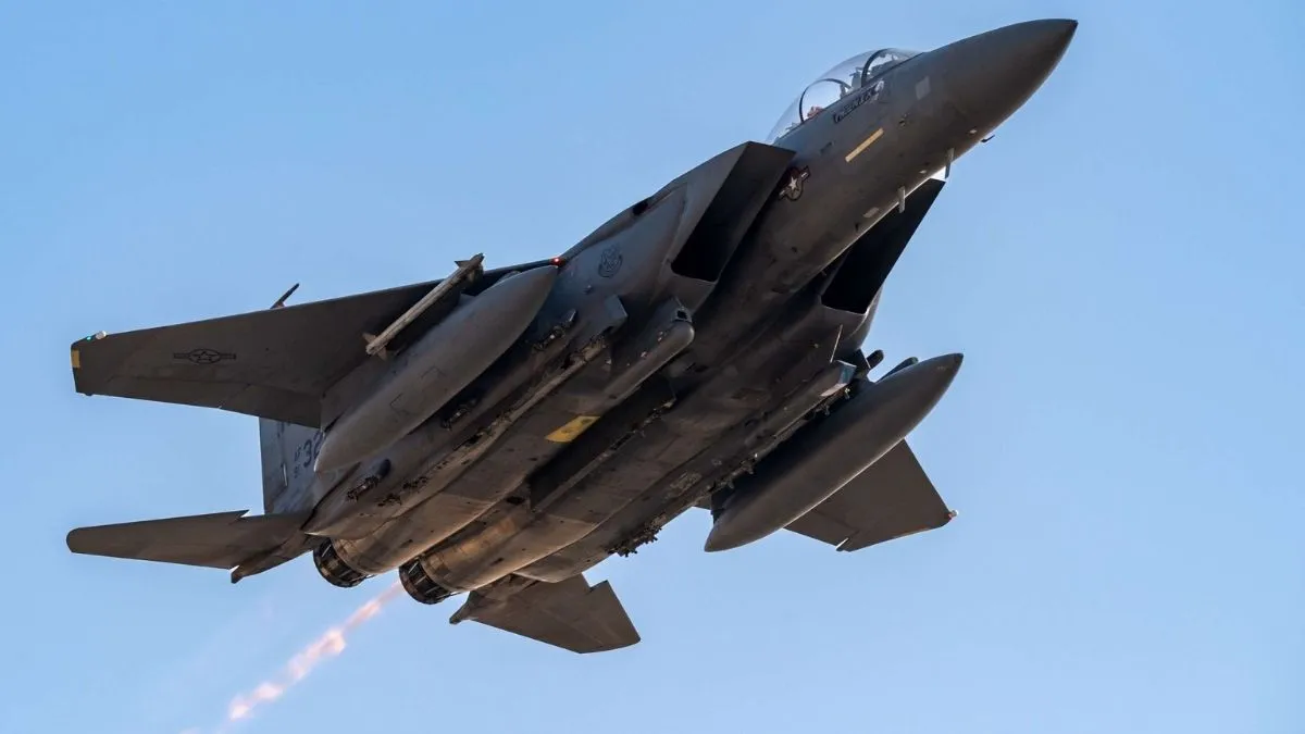 US Military Breaks Its Own Rules: Plane Used In Venezuela Painted To ...