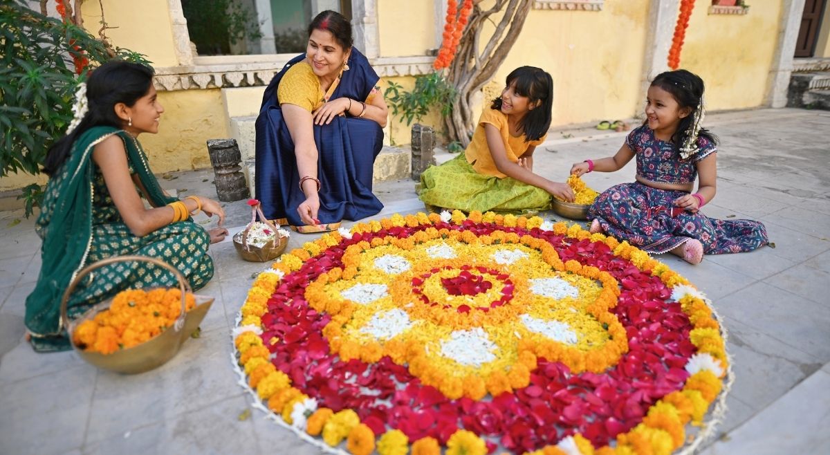 Pongal Kolam Designs 2026: Easy, Traditional And Colourful Rangoli Ideas