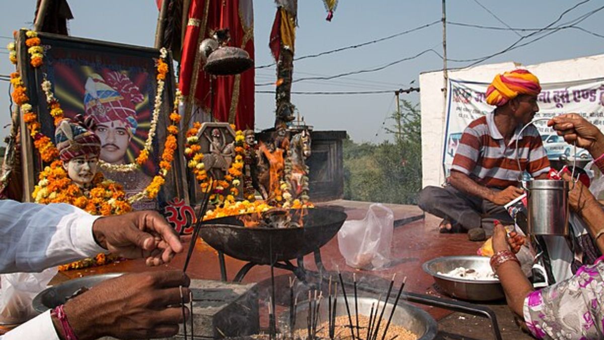 Bullet Baba Temple Rajasthan: Only Mandir Where Devotees Worship 350cc ...
