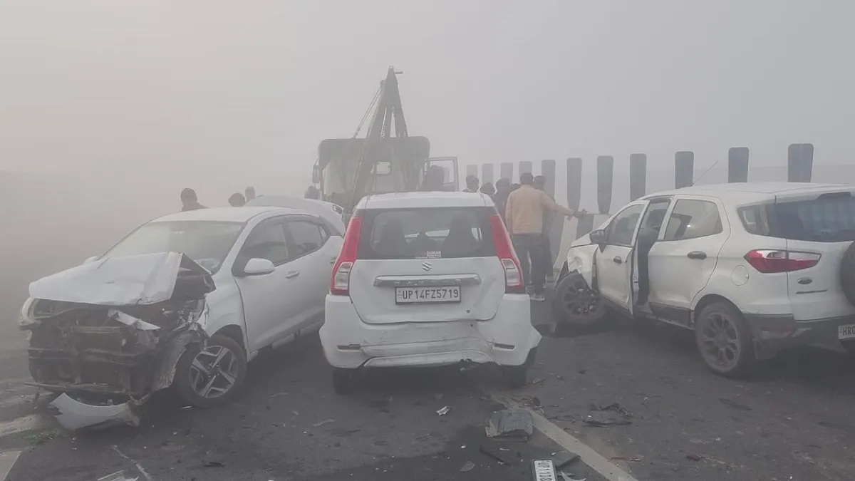 Delhi-Dehradun Expressway Accident: 22 Vehicles Collide, Pile-Up On ...