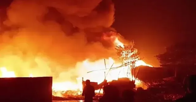 Kolkata: Massive Fire Breaks Out at Momo Factory and Warehouse in ...