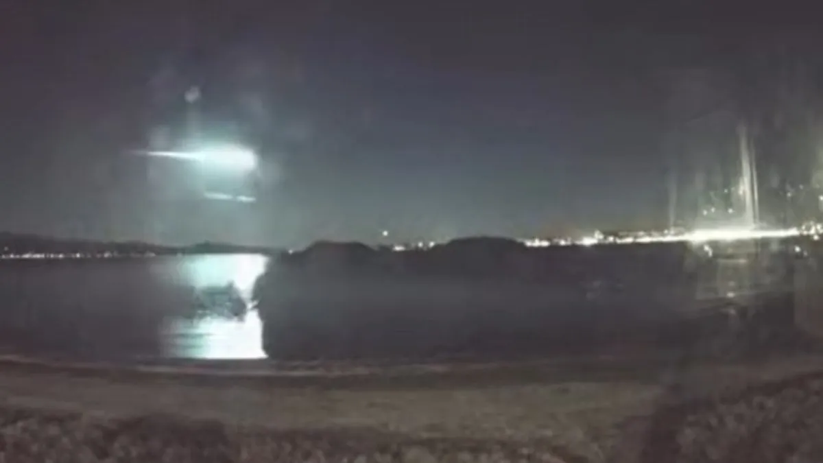 Mysterious ‘Fireball’ Captured On Camera Over New Zealand Raises ...