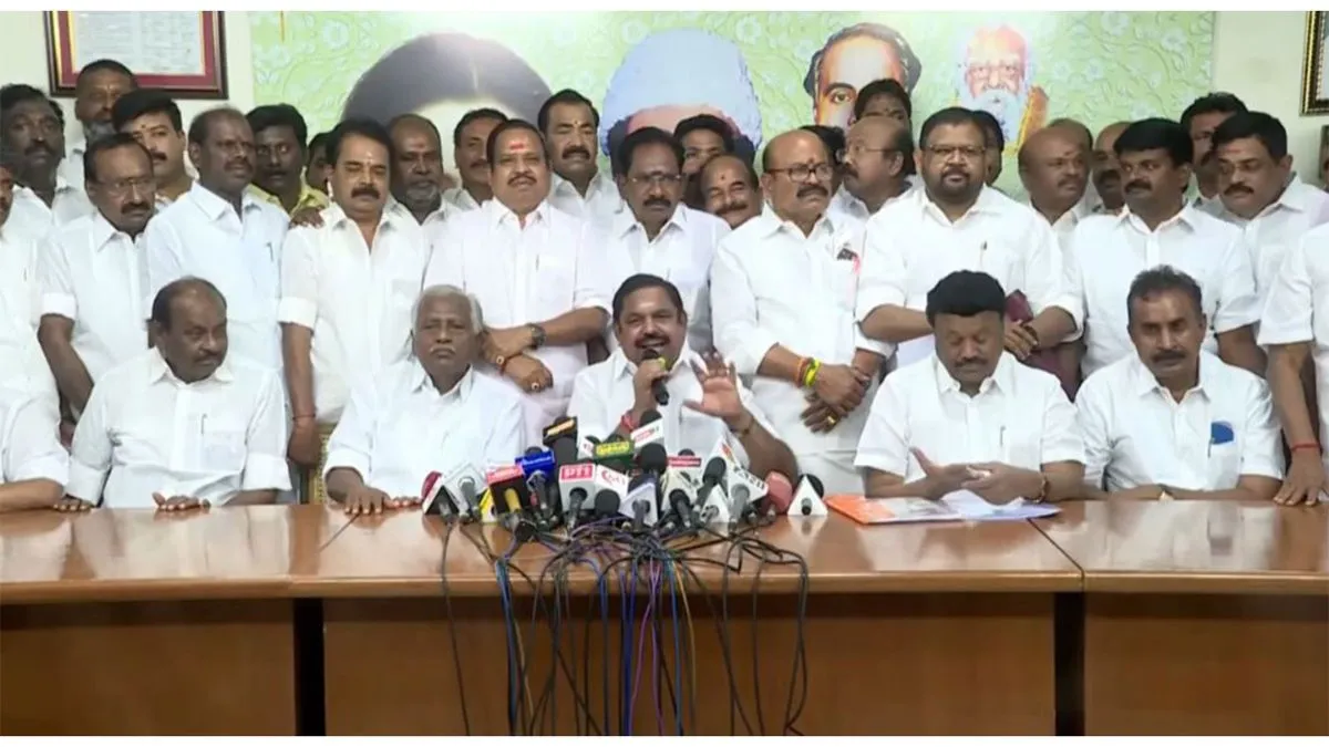 Free LPG Cylinders, Education Loan Waiver, And More: AIADMK Announces ...