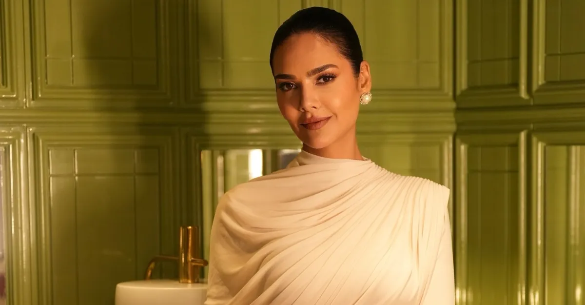 Esha Gupta Is 'Back Home' Safely After Being Stuck In Abu Dhabi Amid ...