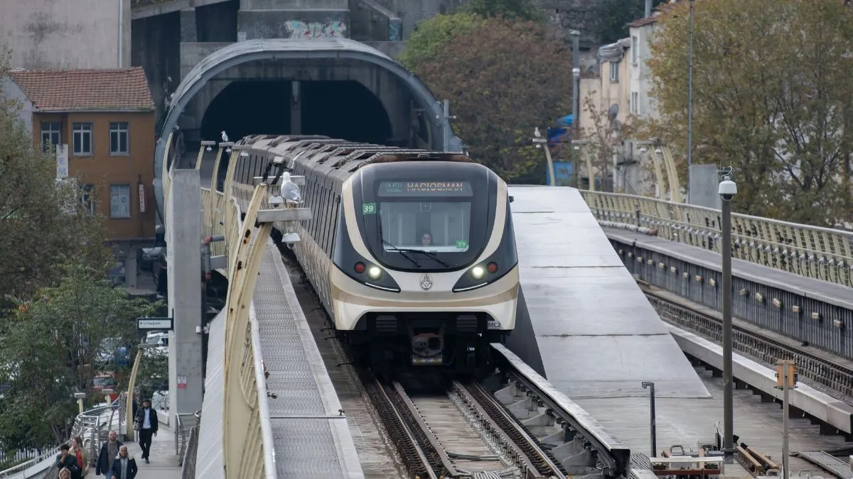 Pune Metro Expansion: CM Devendra Fadnavis Announces New Routes By May ...