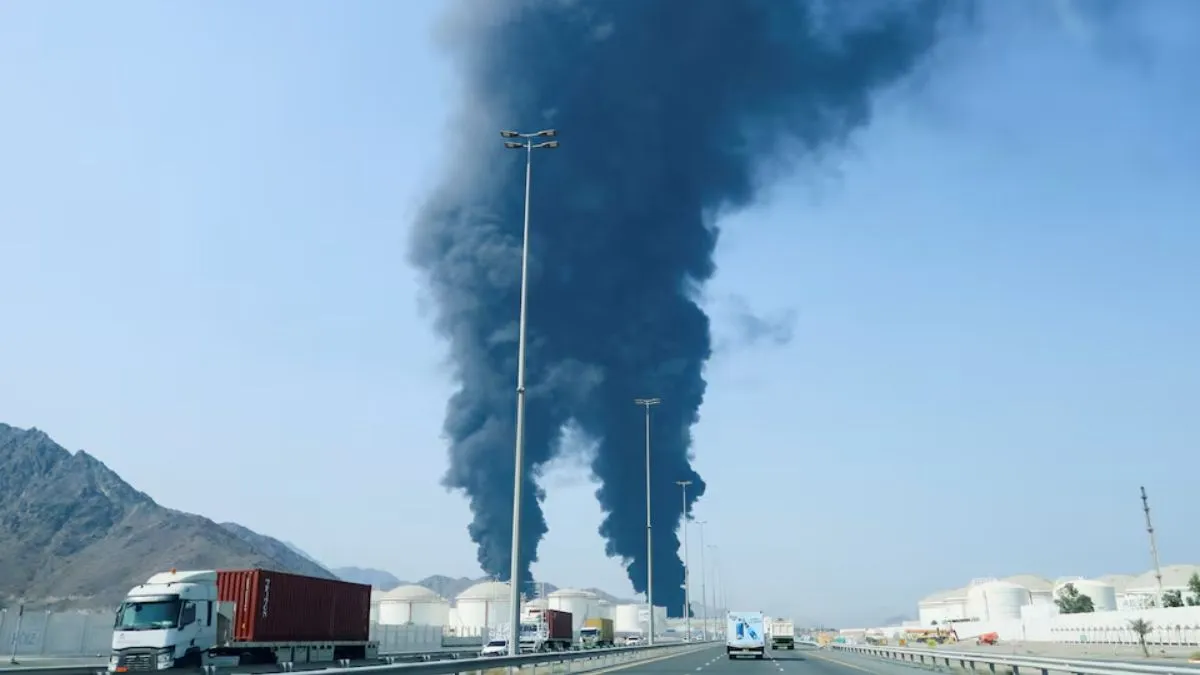Fire At UAE's Fujairah Oil Terminal As Iran Retaliates After US Strikes ...
