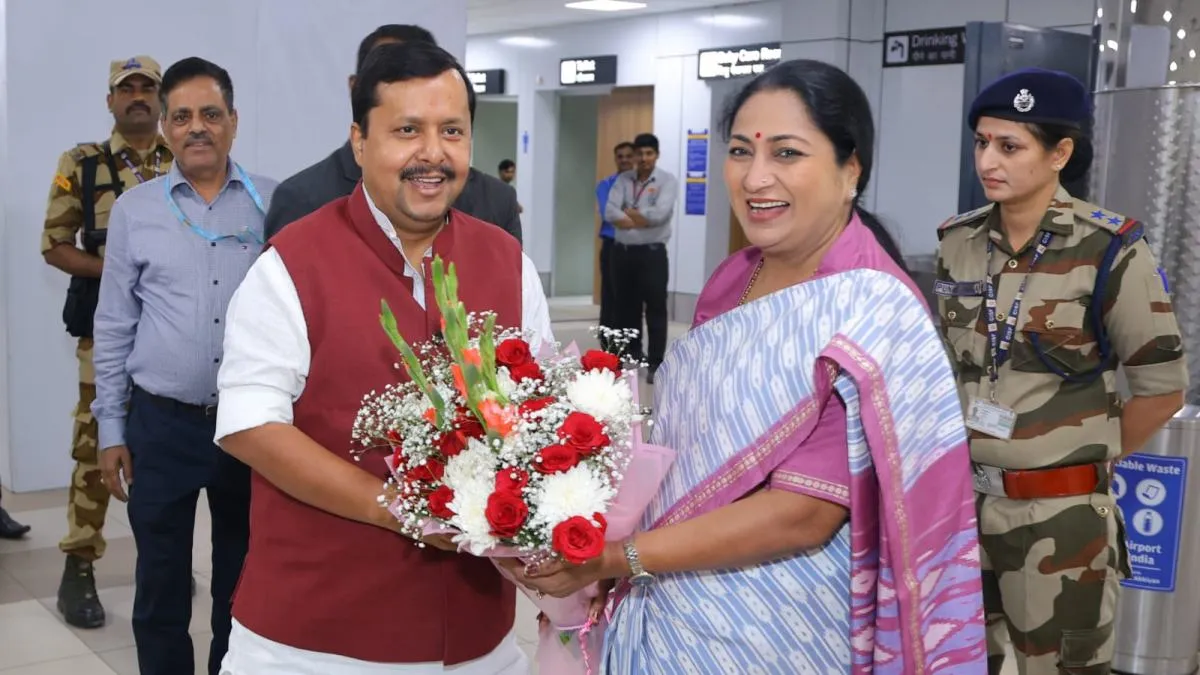 Delhi Chief Minister Rekha Gupta Welcomes BJP National President Nitin ...
