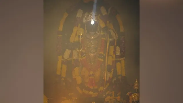 VIDEO: Ram Navami Surya Tilak Performed On Lord Ram Lalla At Ayodhya ...