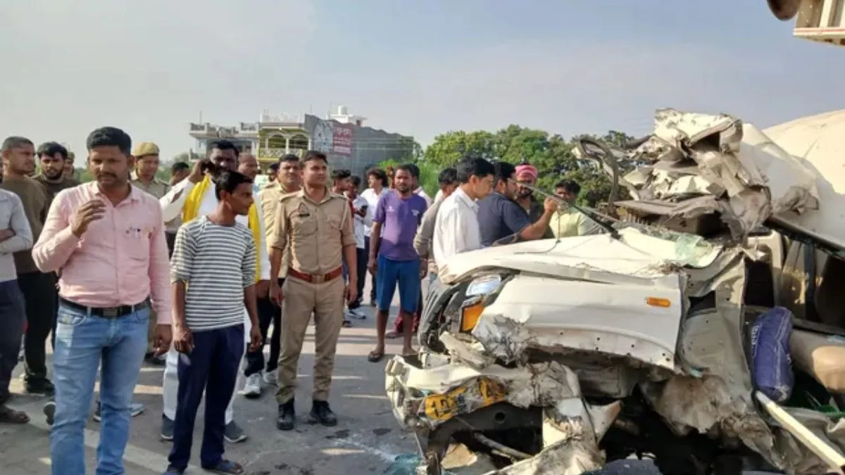 UP Road Accident: 8 Killed, Several Injured After Pickup Crashes Into ...