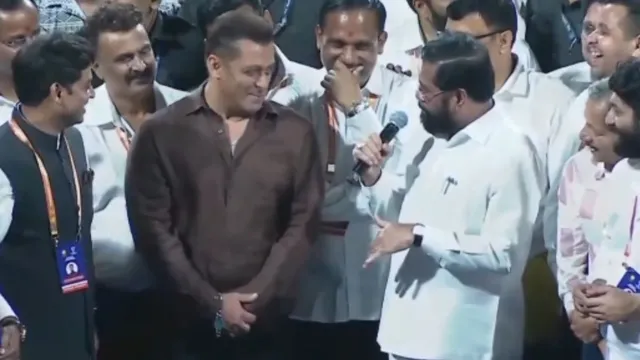 Salman Khan Mobbed By Fans At Mumbai Event, Viral Video Sparks Security ...