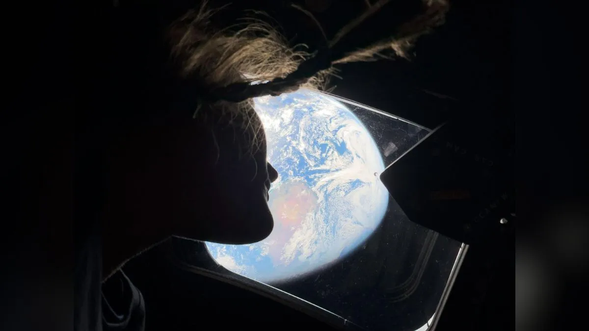 Artemis II Mission Update 2026: iPhone 17 Pro Max Reaches Space, Crew ...