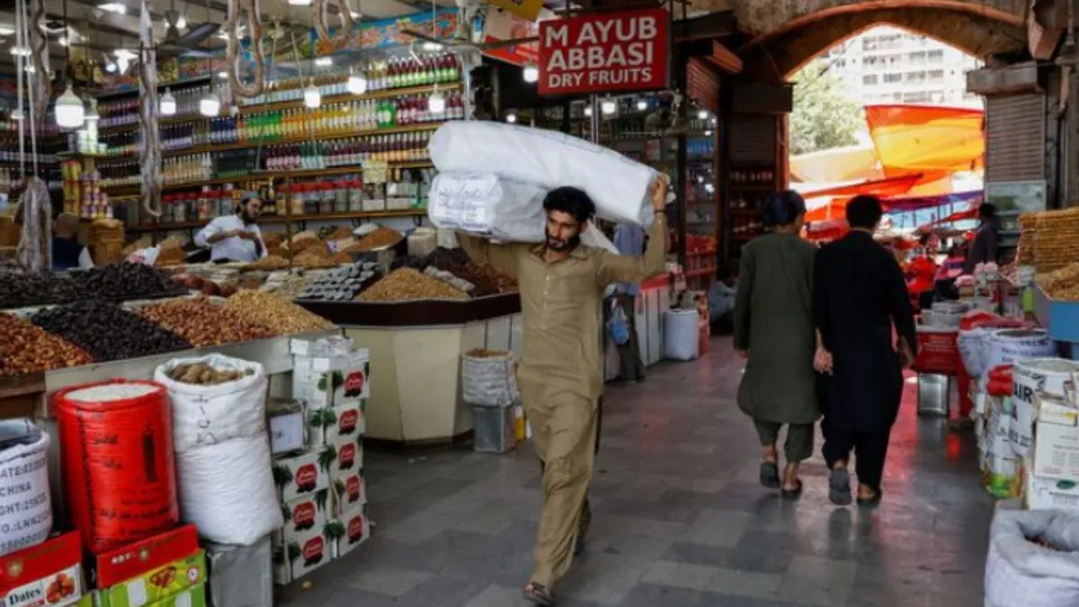 Pakistan Under Lockdown? Markets To Shut At 8 PM From Today Amid Fuel ...