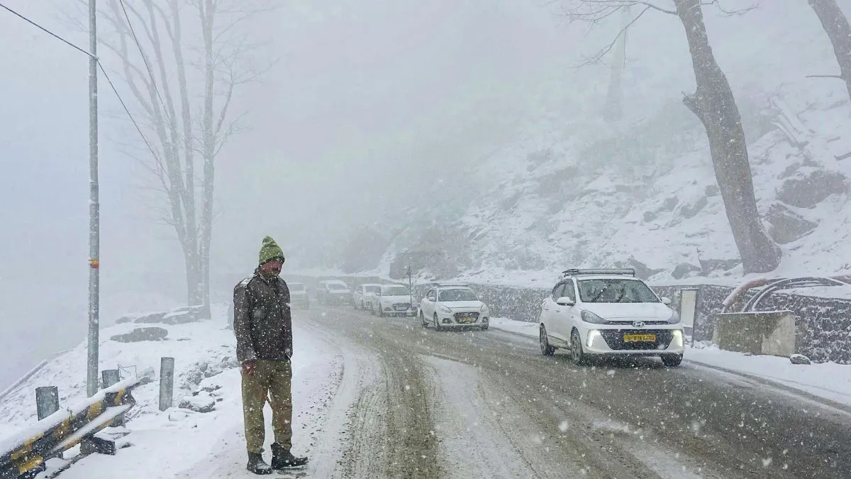 Kashmir Weather: Fresh Snowfall Hits Gulmarg, Rain Lashes Plains; IMD ...