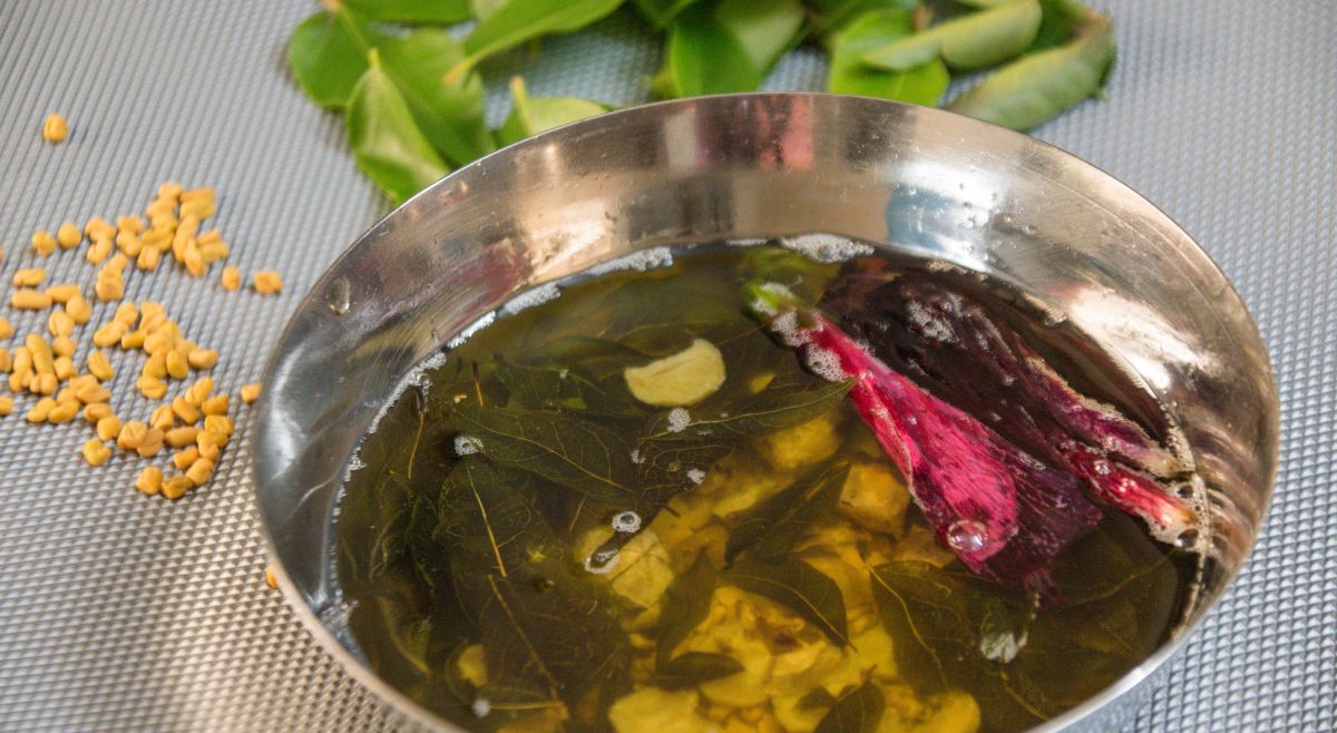 DIY Hibiscus Oil For Hair Growth: How To Make It At Home Easily
