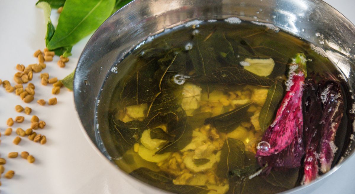 DIY Hibiscus Oil For Hair Growth: How To Make It At Home Easily