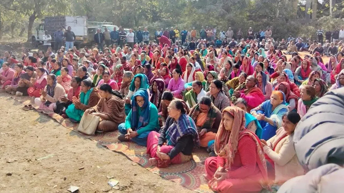 Rishikesh: Bapu Gram Forest Land Protest Continues; Residents Demand ...