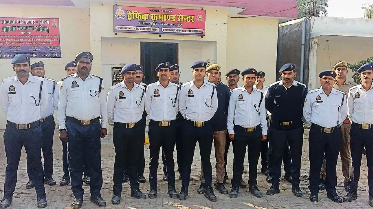 UP Police To Deploy 5,000 Trained Personnel To Traffic Police To ...