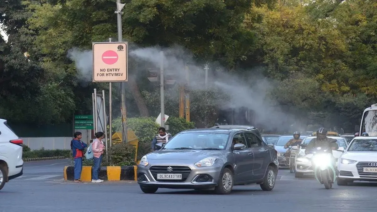 Delhi Govt Approves PWD Plan To Install Mist Spray Systems On Flyovers ...