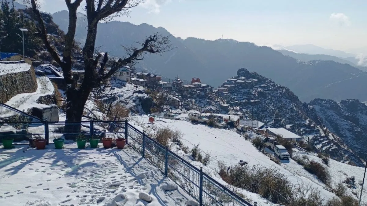 Chakrata Sees Tourist Rush After Snowfall As Roads Reopen; Slippery ...