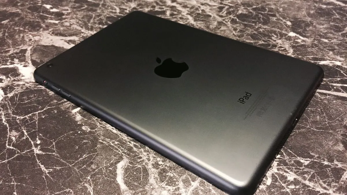 Apple iPad 11" A16 Chip Review: The Pros, Cons, and Everything In Between