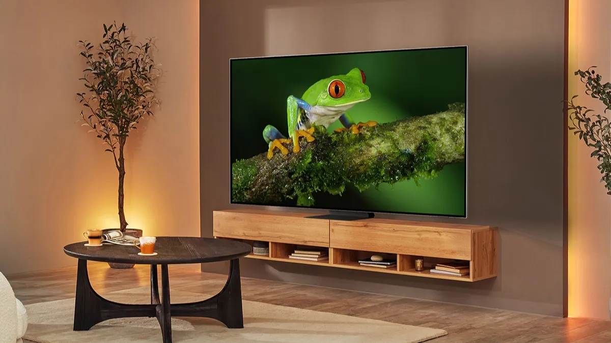 Amazon Freedom Sale 2025 Offers On Best QLED TV Brands With Up to 51% Off