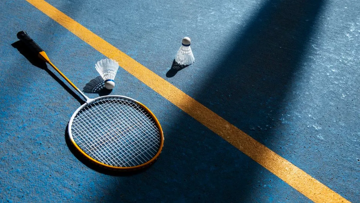 Top 7 Premium Badminton Rackets For Casuals And Professionals: Smash ...