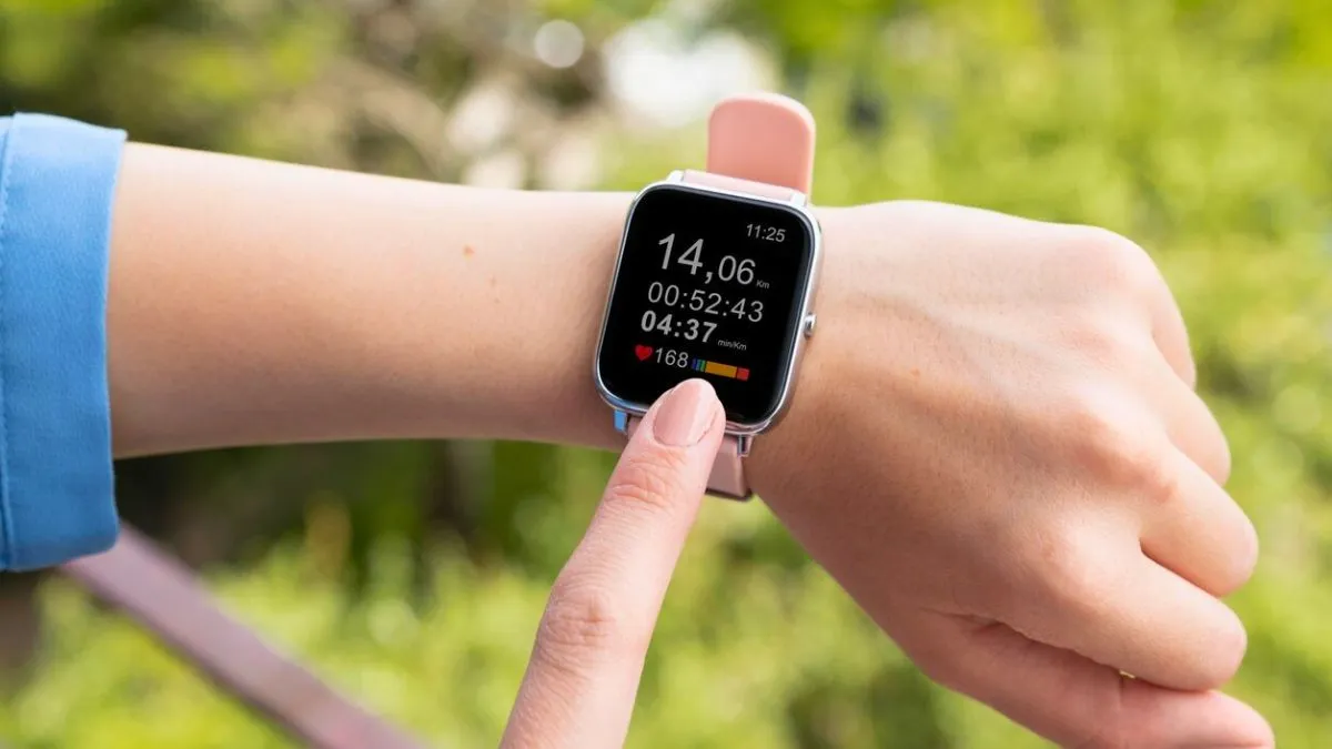 Top Smart Watch Brands Under 50000 From Apple, Samsung, And More (July ...