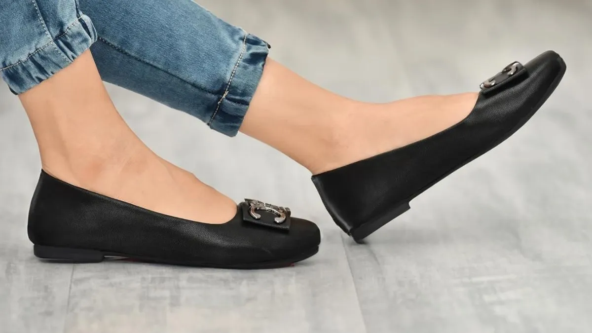 Best Comfortable And Chic Bellies: Picks For Effortless Styling