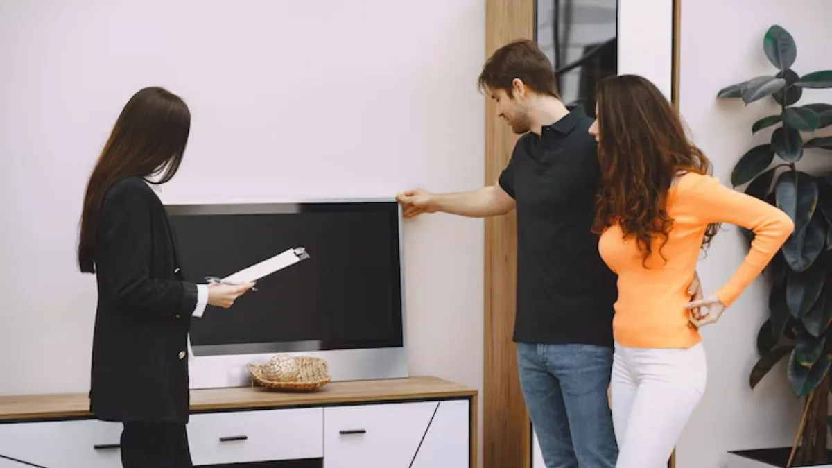 How Do I Choose The Best 32-Inch TV For A Small Room? Models From Top ...