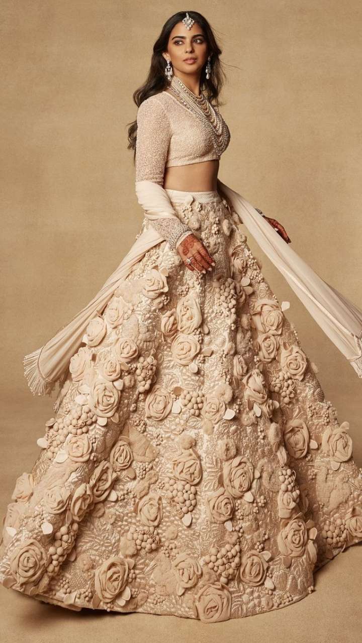 6 Gorgeous Lehengas By Isha Ambani For Princess Look