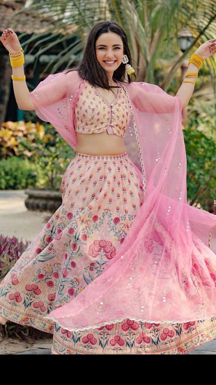 5 Gorgeous Lehengas By Jasmin Bhasin For Teenage Girls