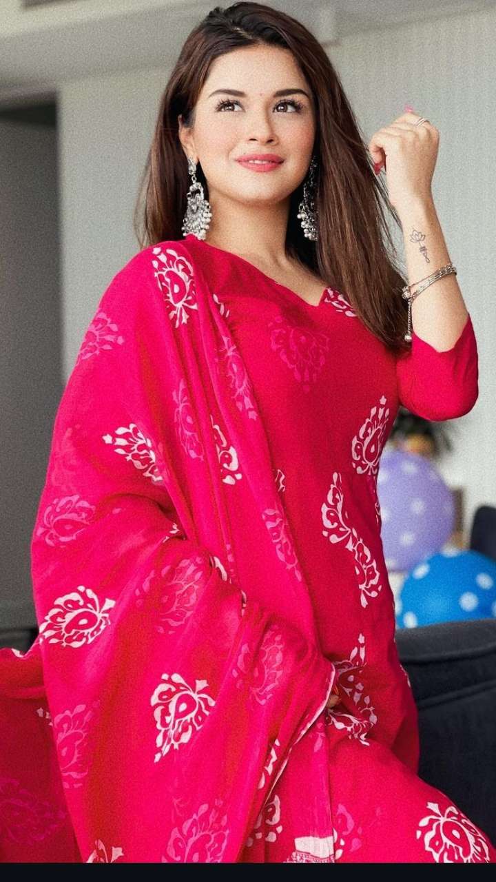 6 Pretty Suit Sets By Avneet Kaur For Rakhi 2024 Look