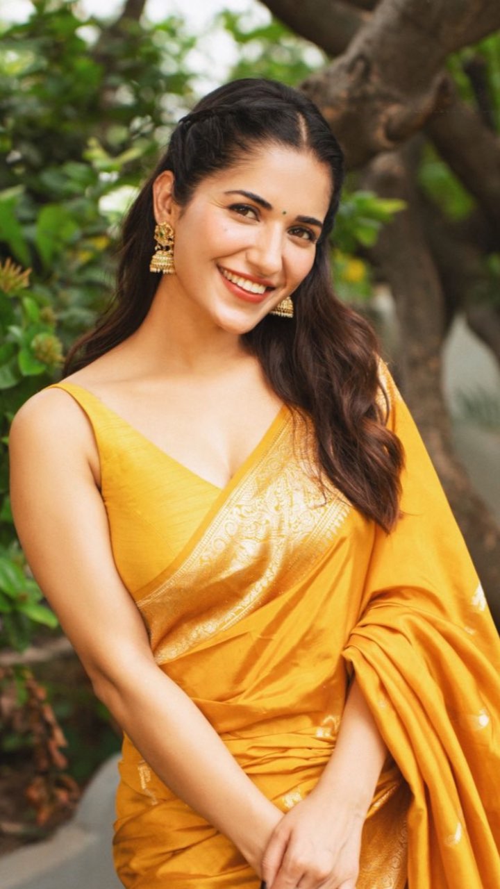 5 Gorgeous Saree Designs By Ruhani Sharma For Roka Ceremony