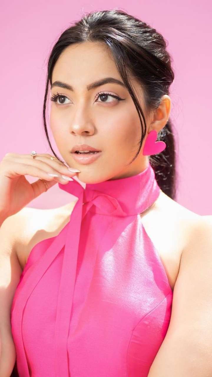 Aesthetic Earrings By Reem Sameer Shaikh To Slay Every Attire