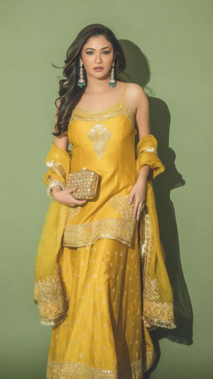 Ridhima Pandit's 6 Vibrant Yellow Outfits For Navratri 2024