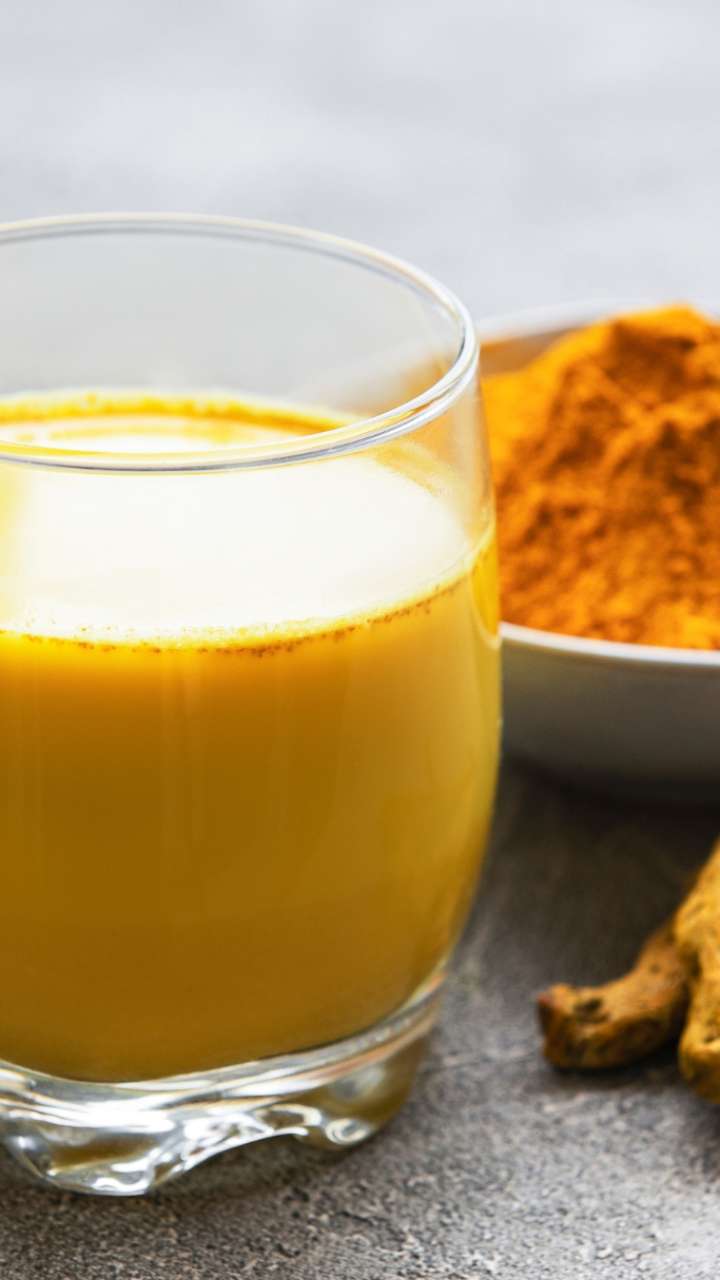 6 Benefits Of Drinking Haldi Milk At Night