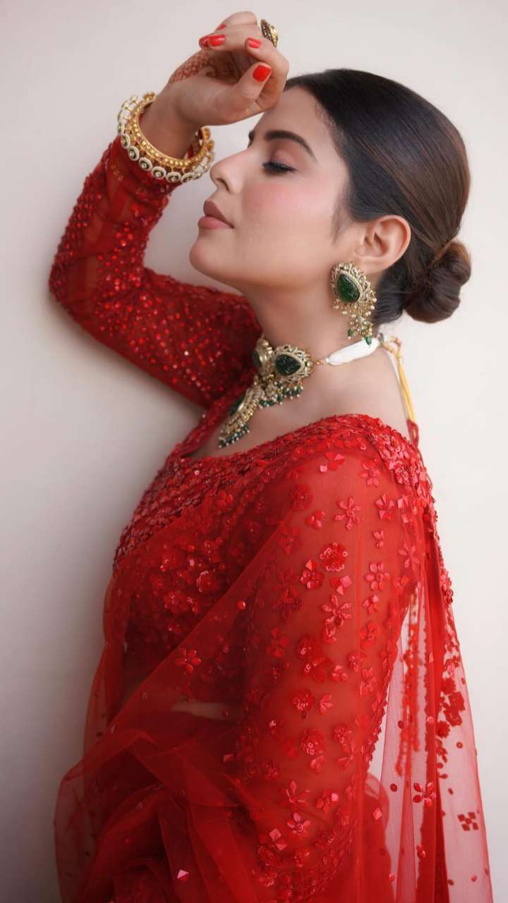 Geet Goraaya's Beautiful Earrings To Elevate Your Look