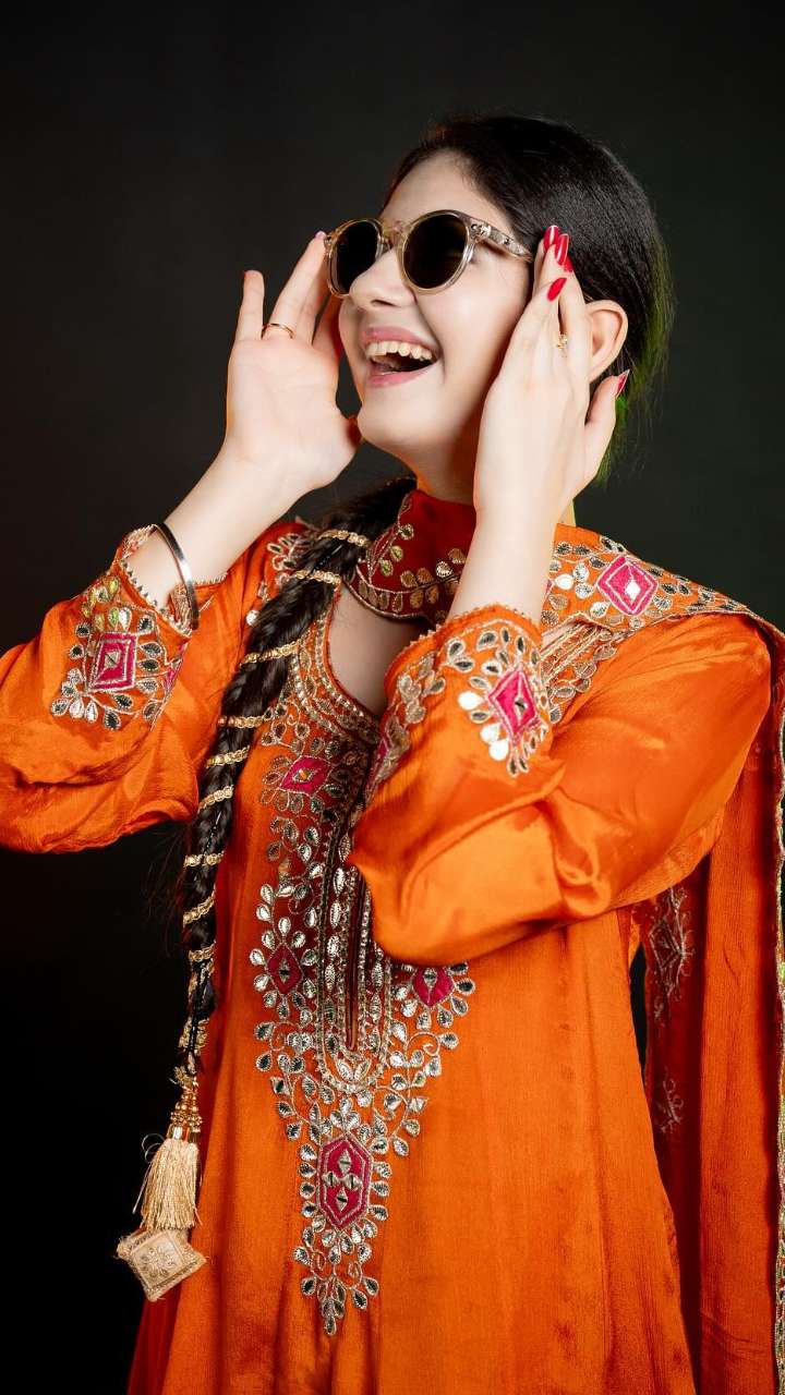 6 Easy & Beautiful Hairstyles By Harshaali Malhotra To Slay