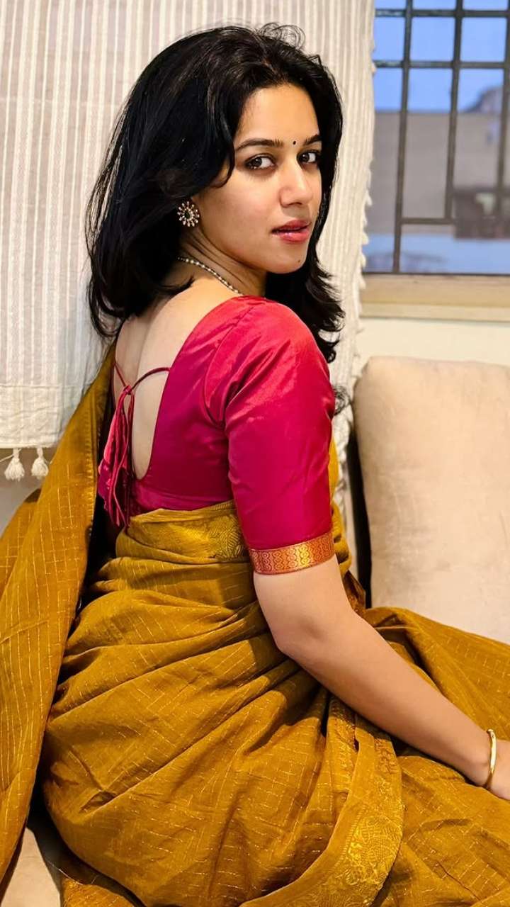 5 Classic Saree Blouse Designs By Mirnalini Ravi For Newlyweds