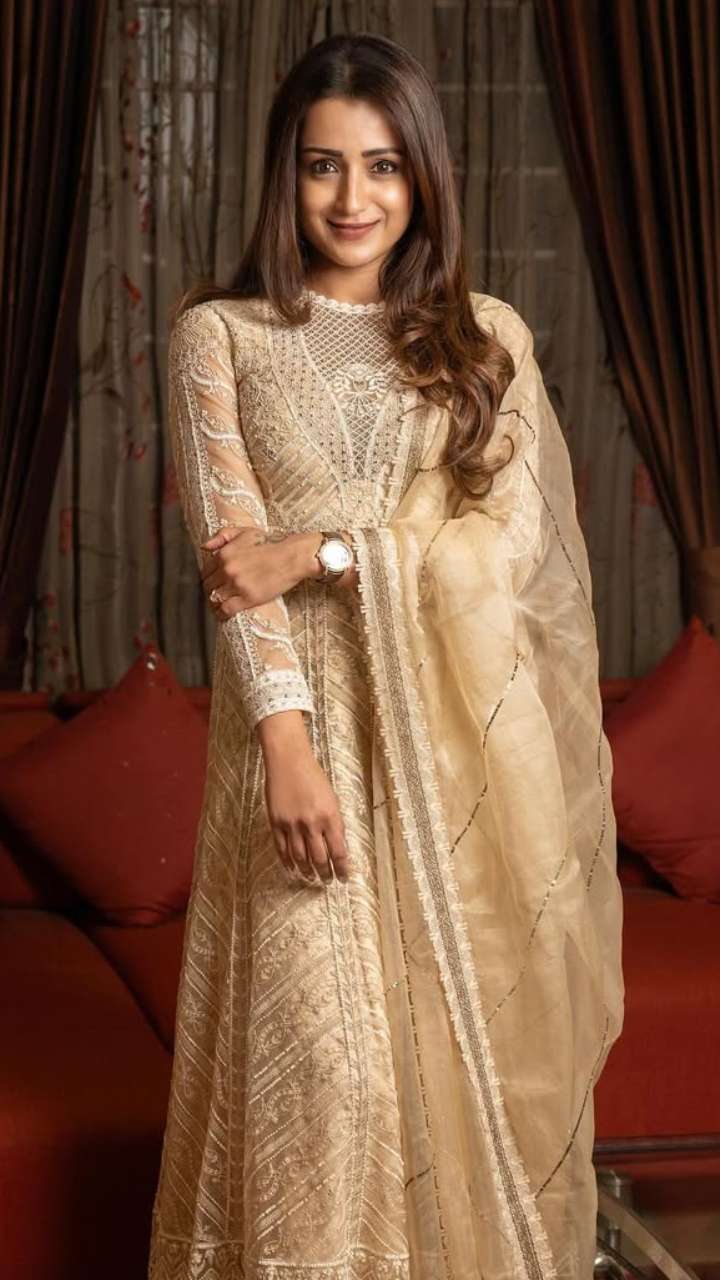 5 Pastel Perfect Outfits For Every Woman To Shine Ft. Trisha Krishnan